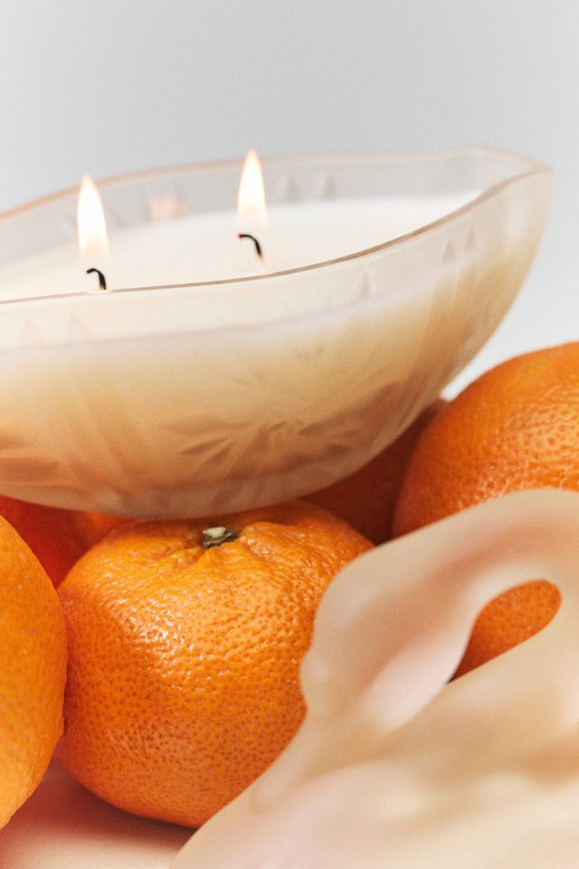 Spring Swan Fruity Clementine & Jasmine Figural Glass Candle | AnthroHome