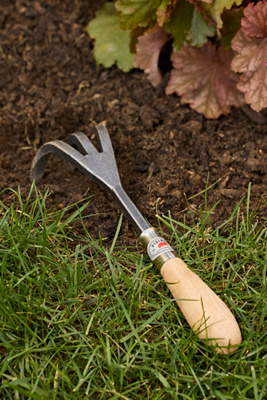 Red Pig Garden Tools Cultivator | Terrain