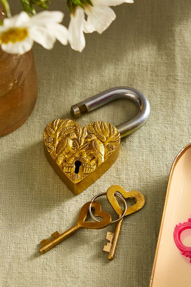 Engraved Bird Lock | Terrain