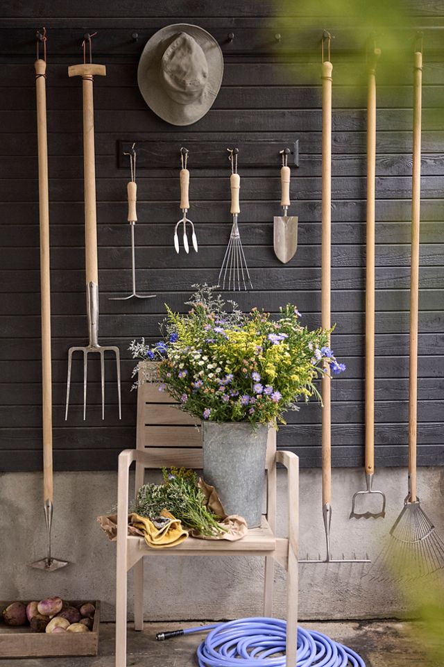 Sneeboer 5-Tine Hand Garden Rake | Anthropologie