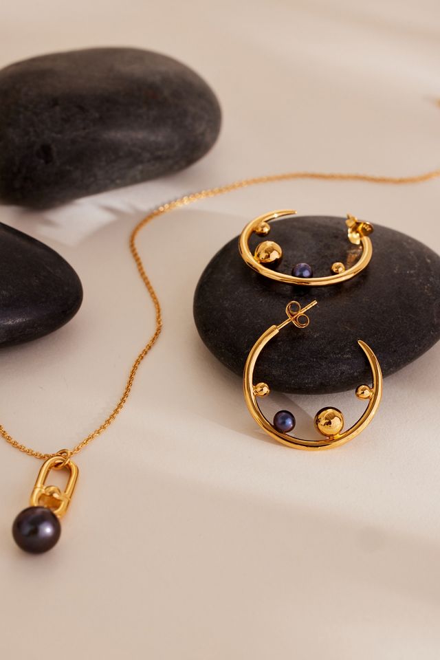 Rachel Jackson Orbe estelar Orbe Pendientes de aro de perlas chapadas ...