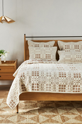 Veda Matelassé Quilted Bedspread | Anthropologie UK