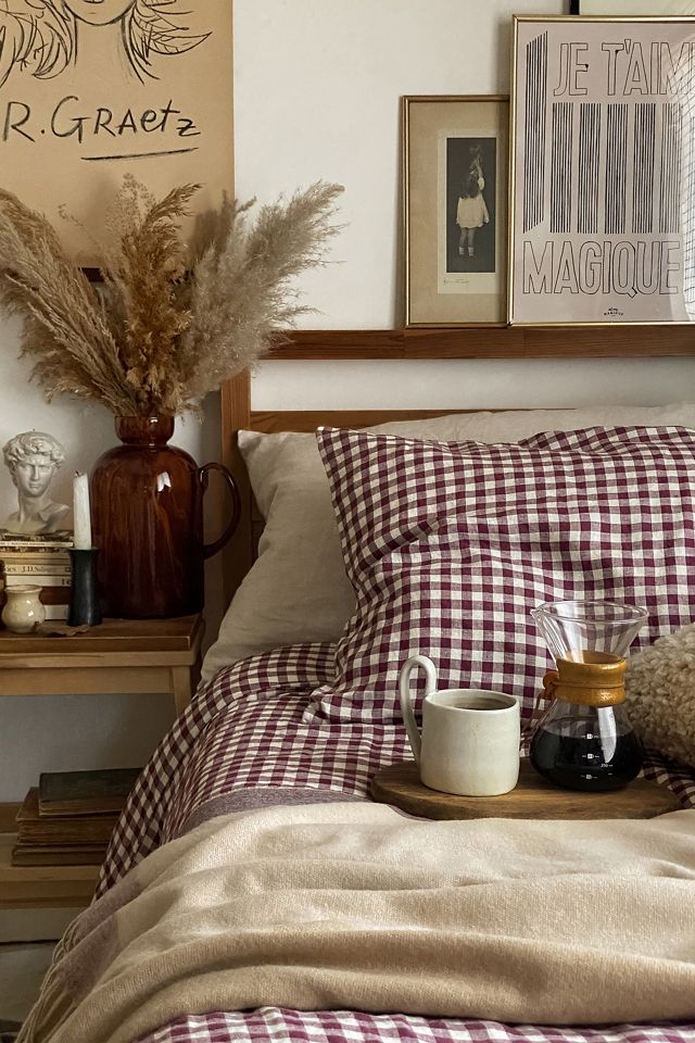 Piglet In Bed Berry Gingham Linen Duvet Cover | Anthropologie UK