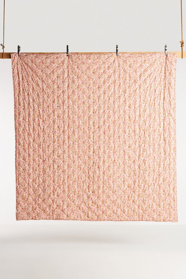Averill Organic Cotton Quilt | AnthroLiving