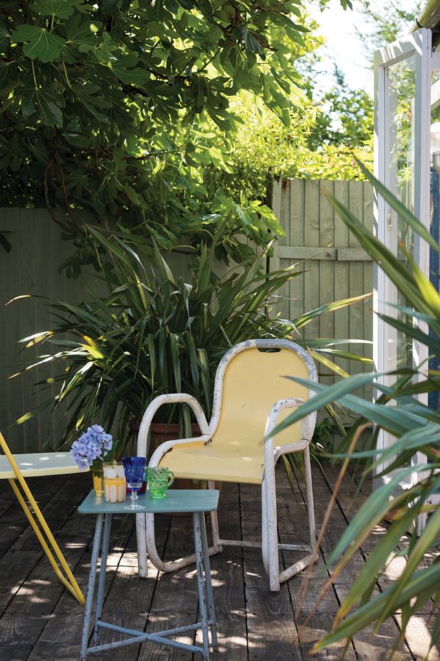 Dayroom Yellow No.233 - 100ml Sample Pot | AnthroHome