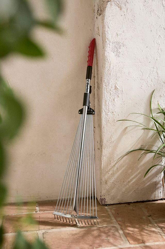 Expanding Telescopic Rake | Terrain