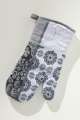 Nifty Jacquard Oven Mitt | AnthroLiving