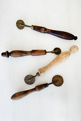 Old Flame Candle Co. Vintage Primitive Pie Cutters, Set of 4 | AnthroLiving