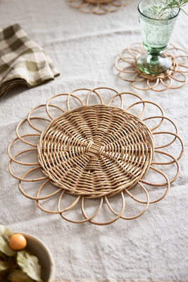 Scallop Edge Woven Rattan Charger | Terrain