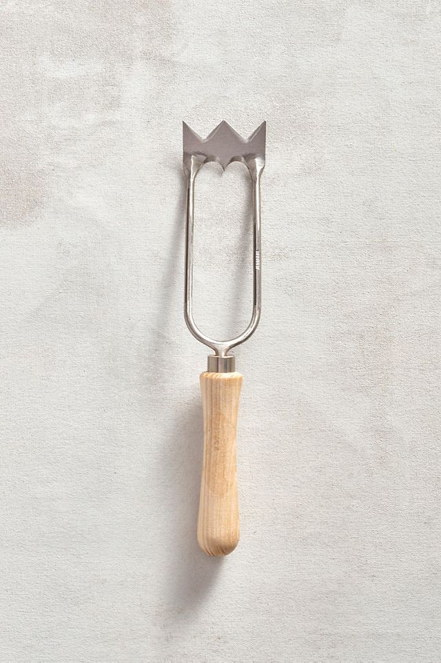 Sneeboer Royal Dutch Hand Hoe | AnthroLiving