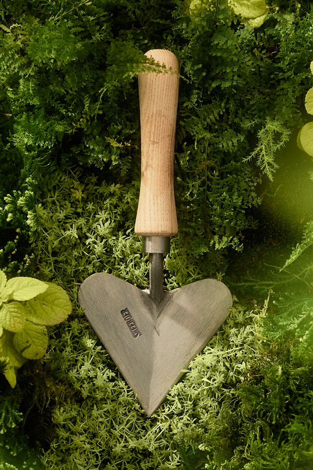 Sneeboer Heart-Shaped Trowel | AnthroHome