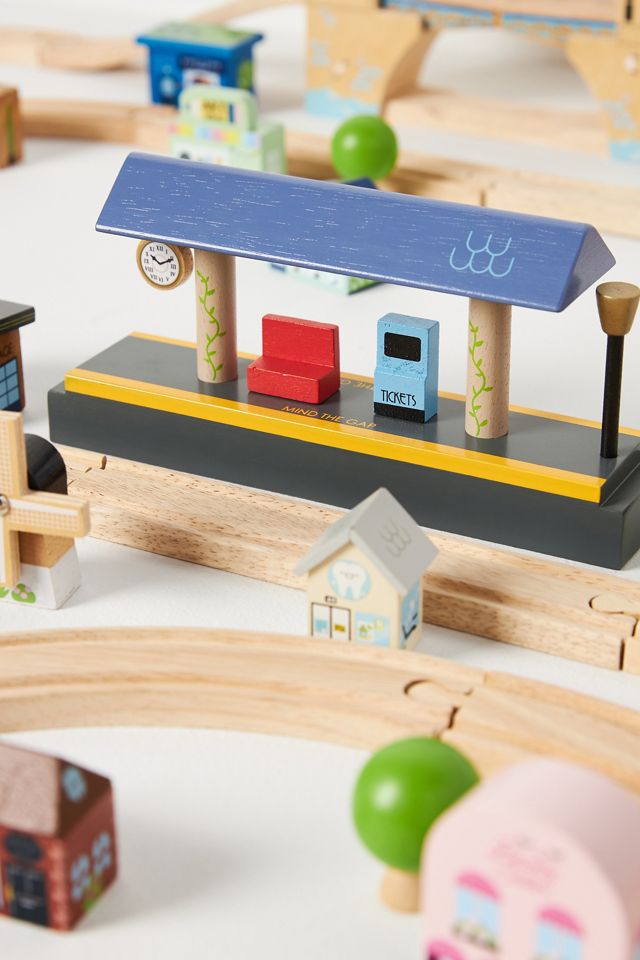 Le Toy Van London Train Set | AnthroLiving