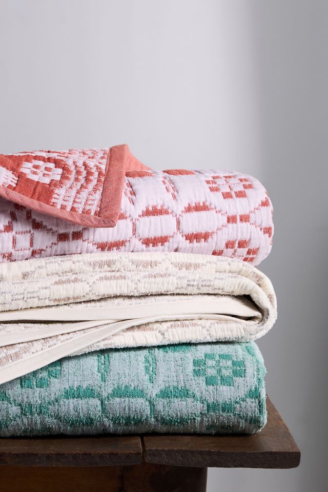 Veda Matelassé Throw Blanket | Anthropologie ES