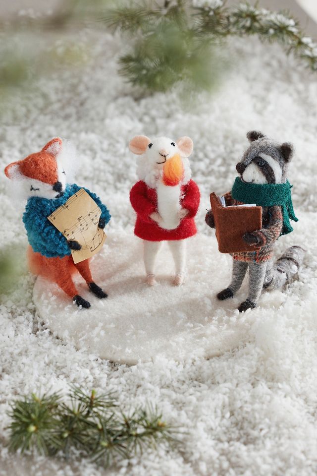Caroling Critters Felt Scene | AnthroLiving