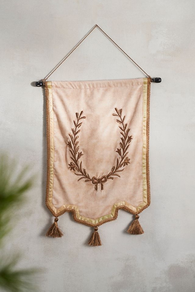 Laurel Wreath Velvet Banner | Terrain