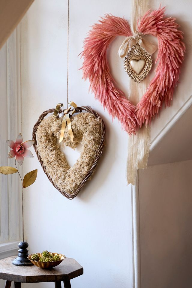 Burnished Heart Medallion, Golden Wreath | Terrain