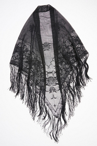 Vintage 1970s Crochet Shawl | Free People