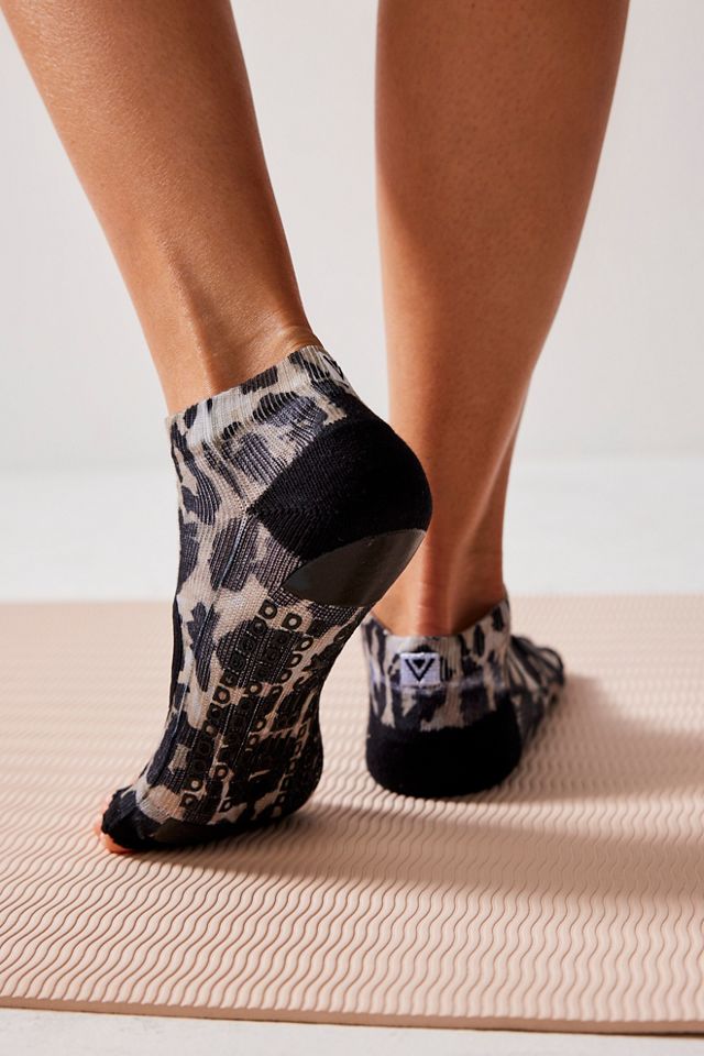 Arebesk Phish Net Open Toe Socks | Free People UK