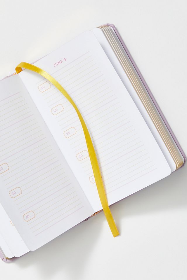 Journal Mom's One Line A Day: A five-Year Memory Book | Free People FR