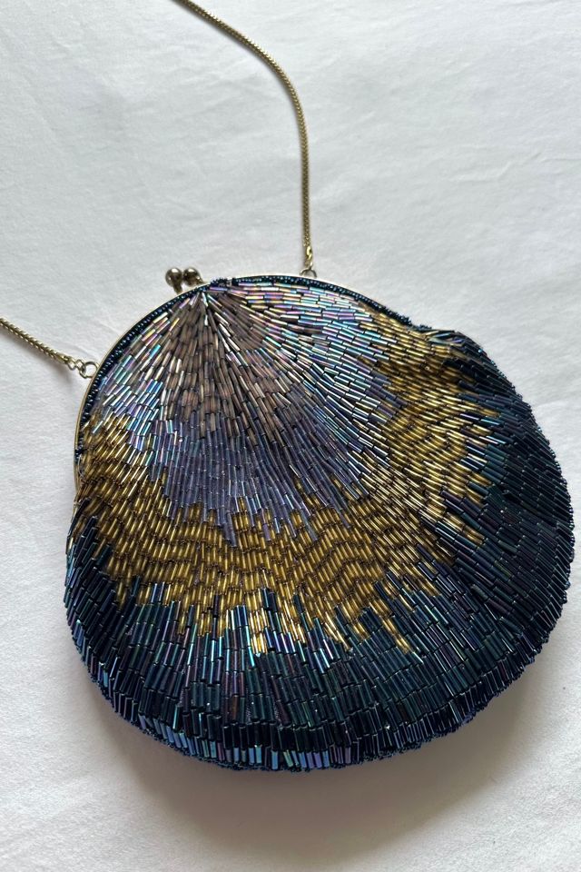 Vintage 1970s Beaded Clam Shell Purse Selected by Cherry | Free People