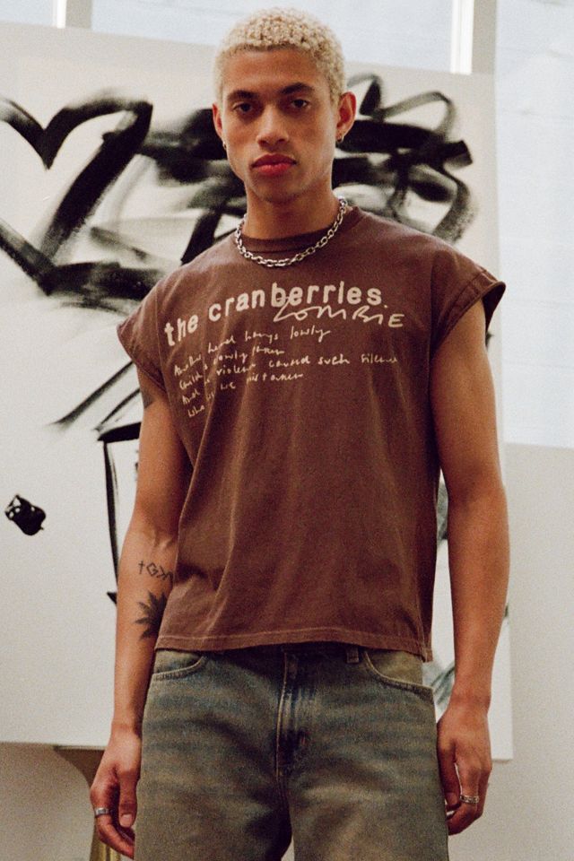 Alt Rock Graphic Cropped Cutoff Muscle Tee | Urban Outfitters Canada