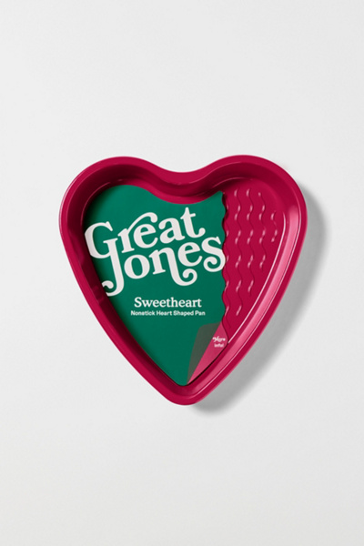 Great Jones Sweetheart Cake Pan | Urban Outfitters