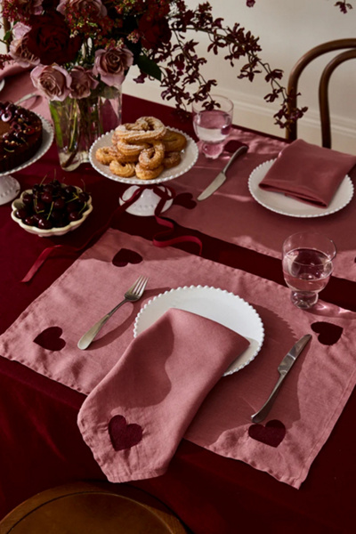 Bed Threads French Flax Linen Amour Placemats | Urban Outfitters