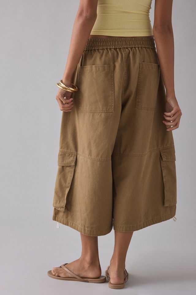 Pantalon cargo court à jambe large Cassie BDG | Urban Outfitters Canada