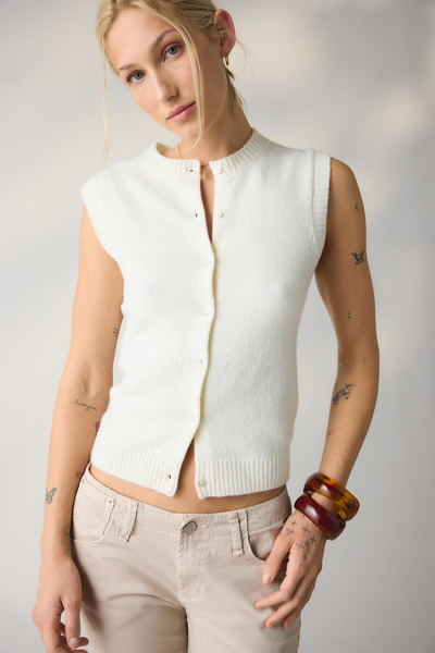 Clean Girl Outfits + Minimalist Chic Clothing | Urban Outfitters