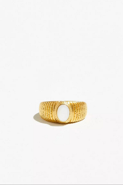 The M Jewelers Mother of Pearl Signet Ring | Urban Outfitters
