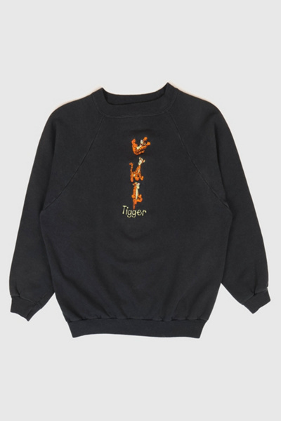 Vintage Embroidered Tigger Crewneck | Urban Outfitters