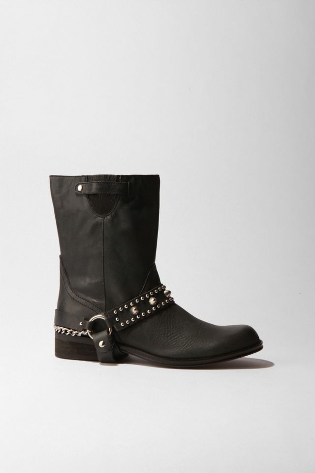 Candela Short Chain Boot | Urban Outfitters
