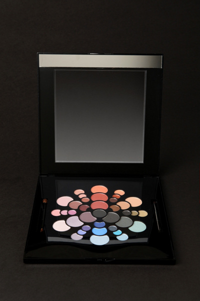 Stila Color Wheel Eye Shadow Palette | Urban Outfitters Canada