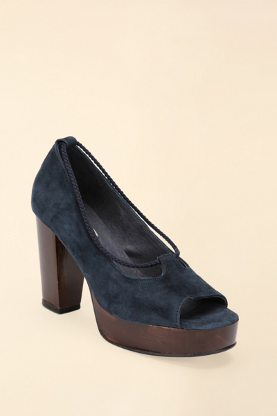 Carin Wester Platform Pump | Urban Outfitters Canada