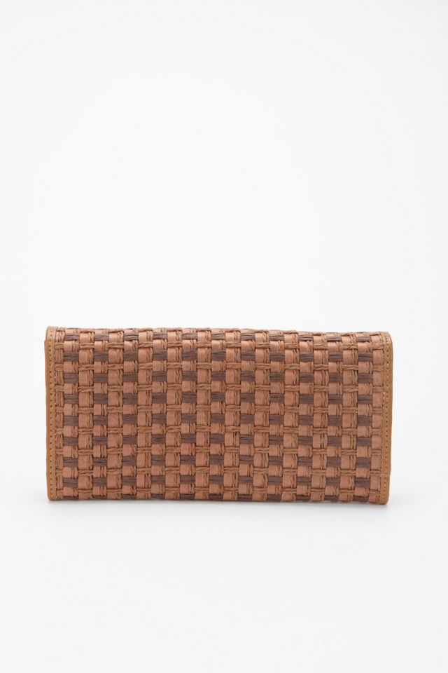 Kimchi Blue Woven Straw Checkbook Wallet | Urban Outfitters