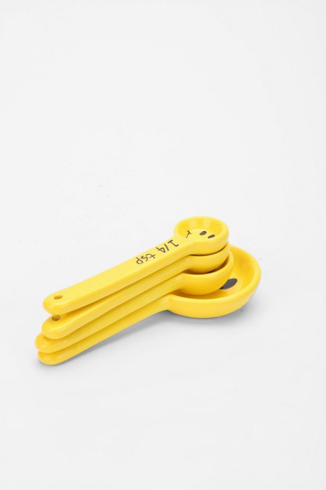 Smiley Face Measuring Spoons - Set of 4 | Urban Outfitters Canada