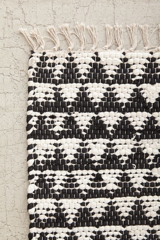 Triangle Woven Rug | Urban Outfitters