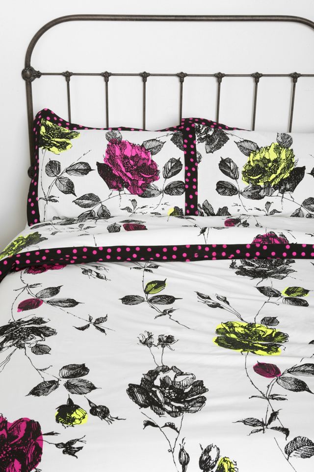 Plum & Bow Phlora Sham - Set Of 2 | Urban Outfitters