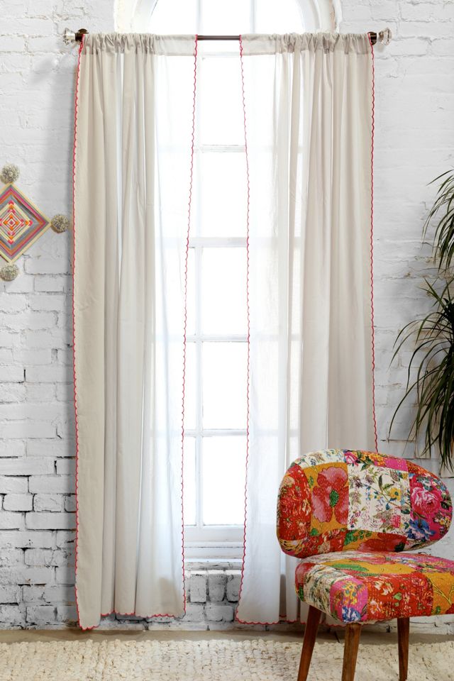 Plum & Bow Contrast Scallop Curtain | Urban Outfitters Canada