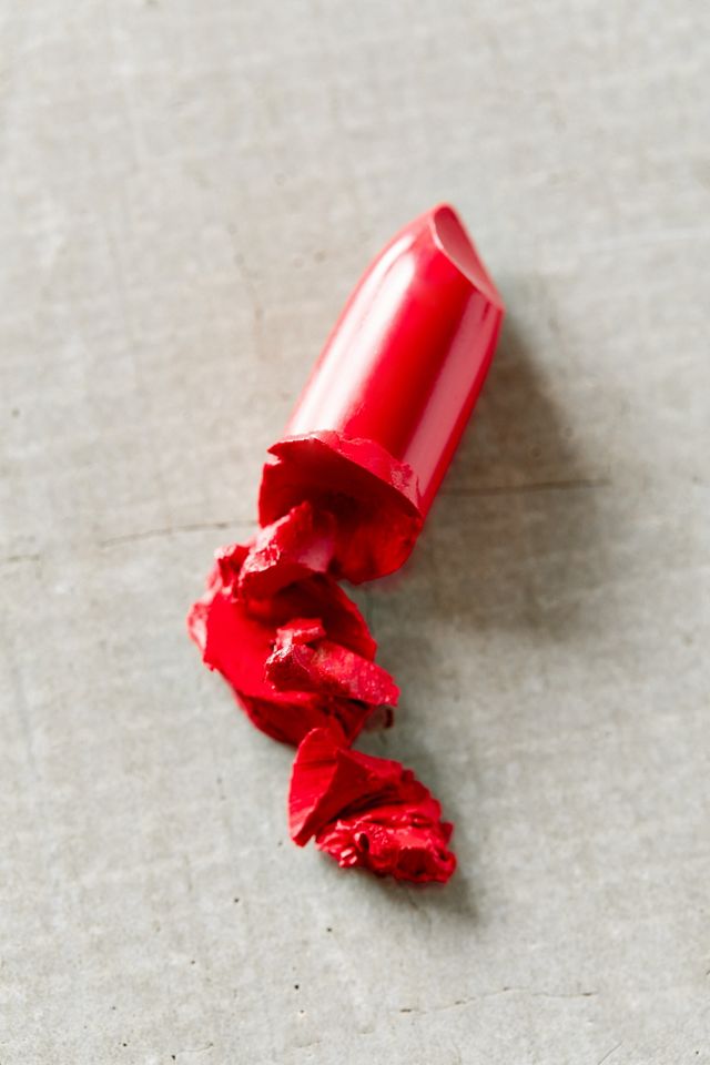 NYX Extra Creamy Round Lipstick | Urban Outfitters