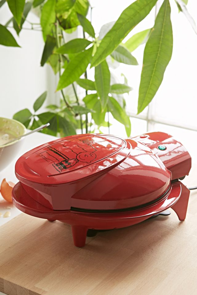 Snoopy Waffle Maker | Urban Outfitters Canada
