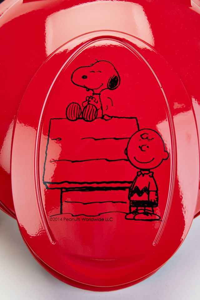 Snoopy Waffle Maker | Urban Outfitters Canada
