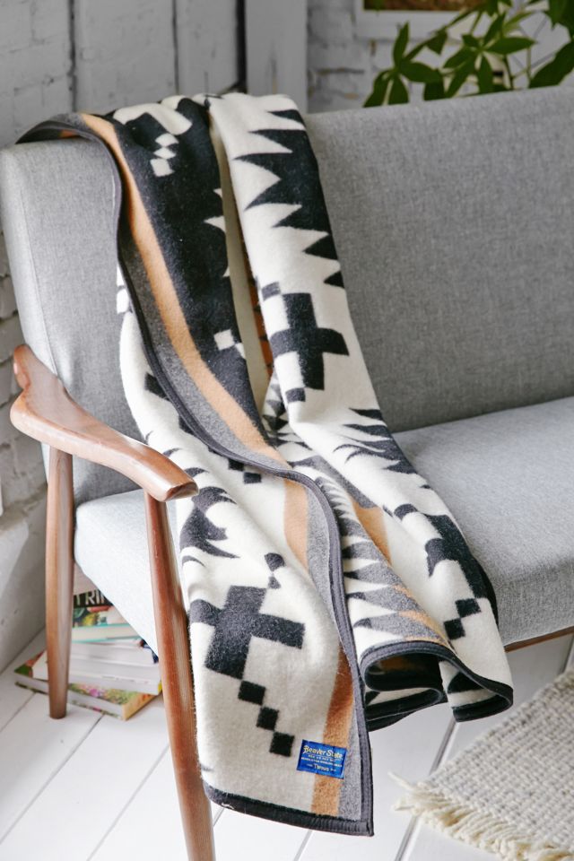 Pendleton Spider Rock Throw Blanket | Urban Outfitters