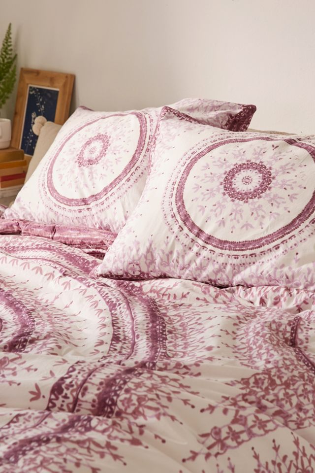 Plum & Bow Effie Medallion Sham Set | Urban Outfitters Canada
