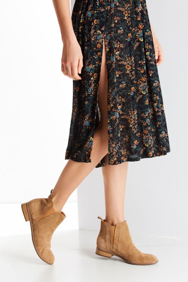 Poppy Chelsea Boot | Urban Outfitters