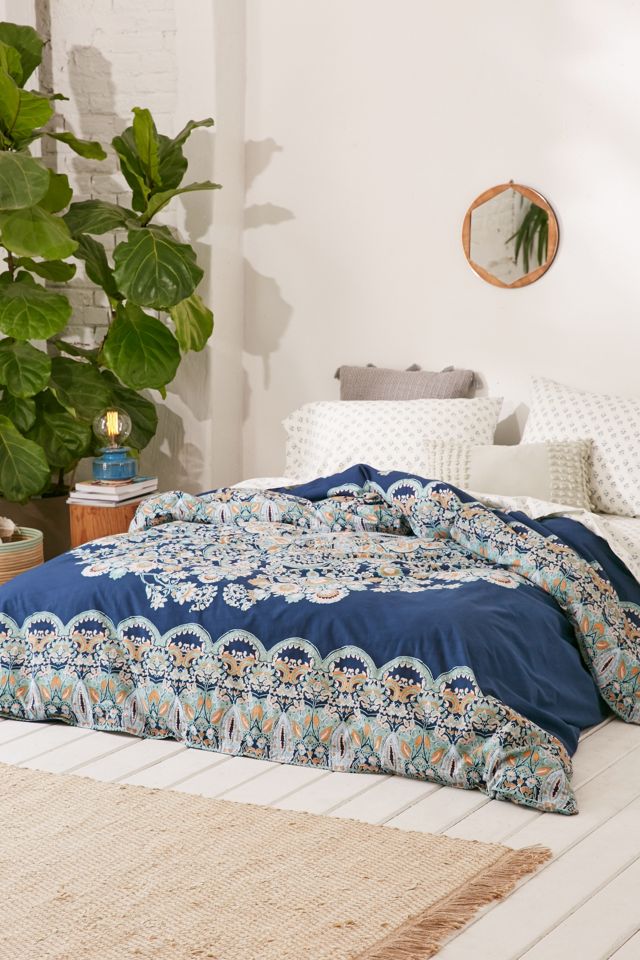 Marika Medallion Duvet Snooze Set | Urban Outfitters