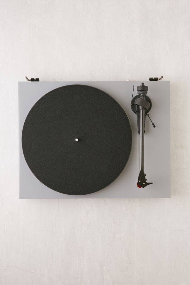 Pro-Ject Debut III Turntable - Light Grey | Urban Outfitters