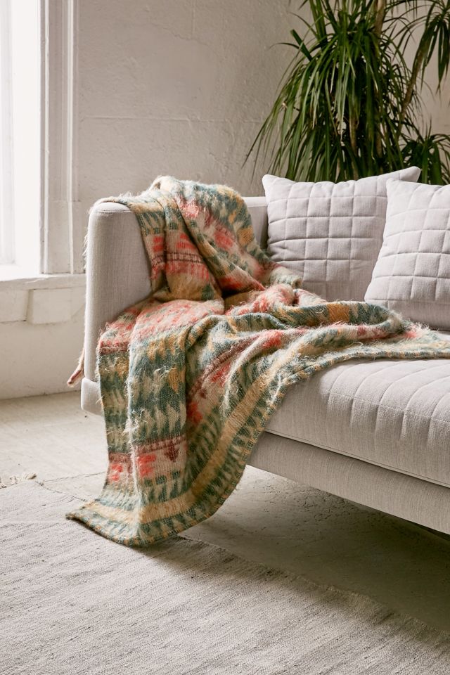 Brushed Camp Geo Throw Blanket | Urban Outfitters Canada