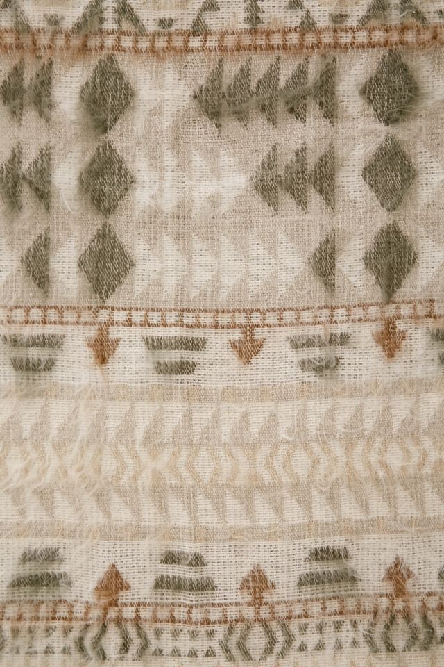 Brushed Geo Camp Bed Blanket | Urban Outfitters Canada