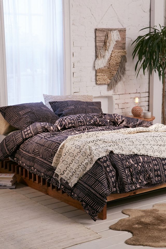 Cleo Geo Duvet Cover | Urban Outfitters
